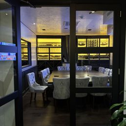 SCRATCH BAR & GRILL - Updated July 2025 - 72 Photos & 29 Reviews - 26 ...