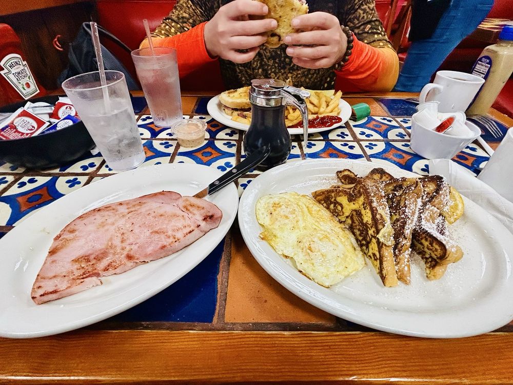 STADIUM DINER - Updated December 2025 - 100 Photos & 76 Reviews - 19904 ...