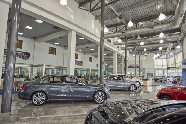 MERCEDES-BENZ OF HOUSTON GREENWAY - Updated December 2025 - 103 Photos ...