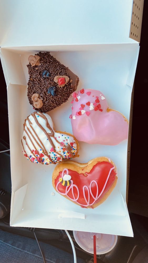 KRISPY KREME - Updated July 2024 - 36 Photos & 38 Reviews - 1502 SE Walton Blvd, Bentonville ...