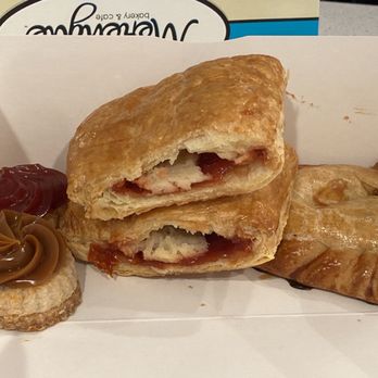 MERENGUE BAKERY & CAFE - Updated July 2024 - 1748 Photos & 1103 Reviews ...