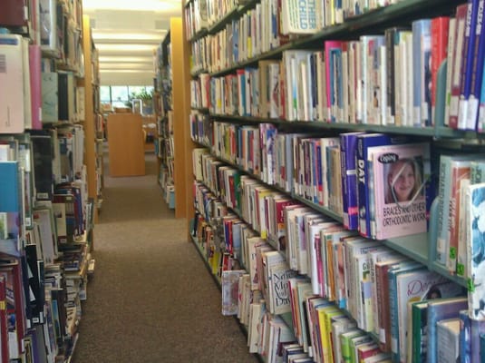 CHICAGO PUBLIC LIBRARY - MERLO - Updated December 2025 - 21 Photos & 95 ...