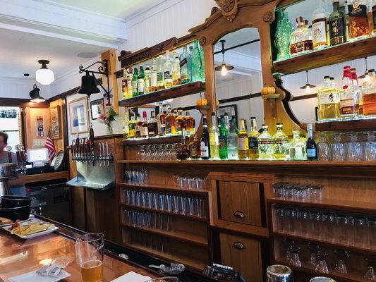 THE BARNACLE - 79 Photos & 92 Reviews - Pubs - 112 Main St, Bar Harbor ...