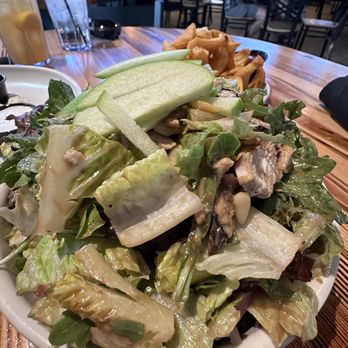 BARNYARD CRAFTHOUSE & EATERY - Updated March 2025 - 365 Photos & 428 ...