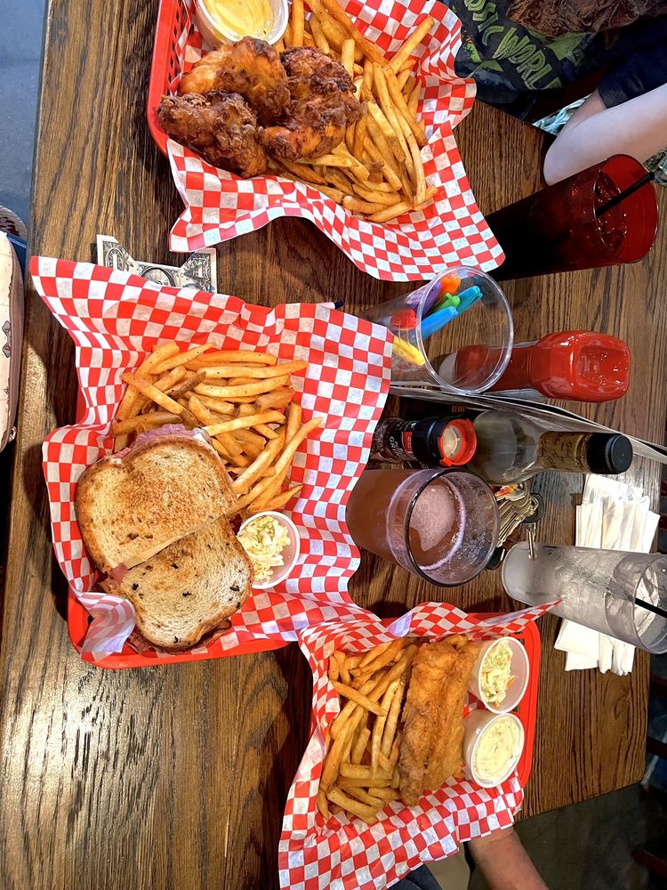 THE GRIFFON - Updated May 2024 - 586 Photos & 506 Reviews - 18 Vendue ...