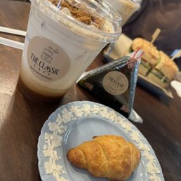 THE CLASSIC CAFE - Updated May 2025 - 689 Photos & 268 Reviews - 419 ...