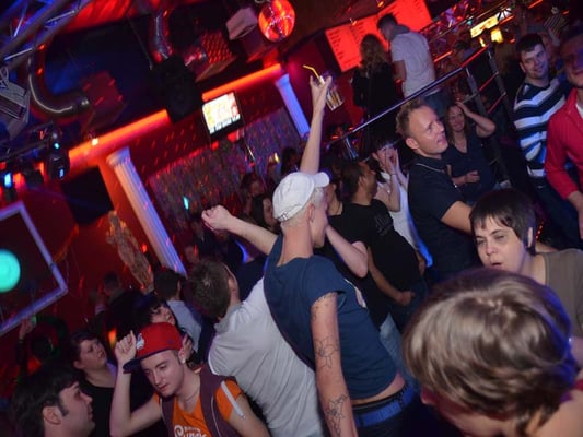 DIE BUSCHE - Updated May 2025 - 110 Photos & 38 Reviews - Warschauer ...