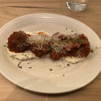 GIULIA - Updated April 2025 - 351 Photos & 204 Reviews - 215 S 4th St ...