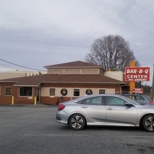 BARBECUE CENTER - 147 Photos & 170 Reviews - 900 N Main St, Lexington ...