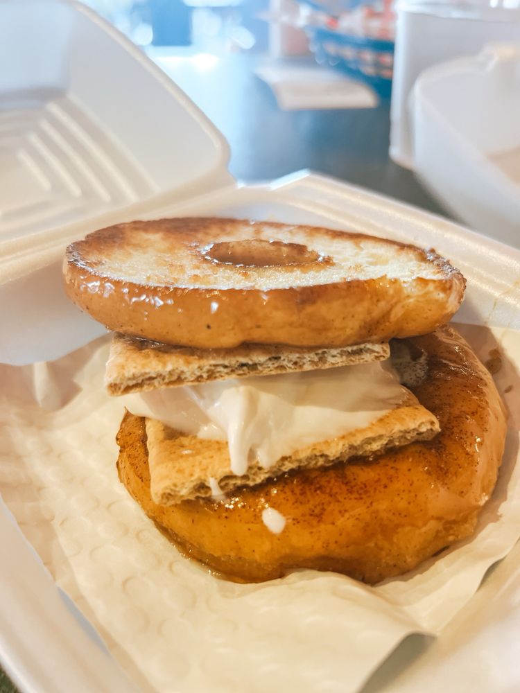 TOM & CHEE - NEWPORT - Updated March 2025 - 343 Photos & 352 Reviews ...