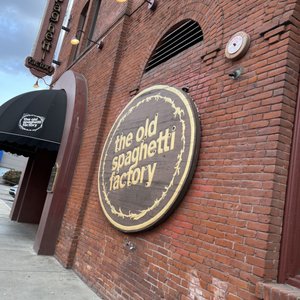 THE OLD SPAGHETTI FACTORY - 161 Photos & 193 Reviews - 152 S Monroe St ...