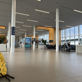 VICTORIA INTERNATIONAL AIRPORT - YYJ - Updated November 2025 - 100 ...