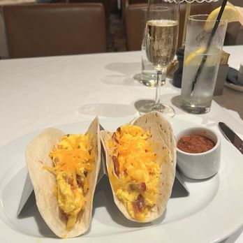 NDA - Updated January 2025 - 44 Photos & 20 Reviews - 2801 N Harwood St ...