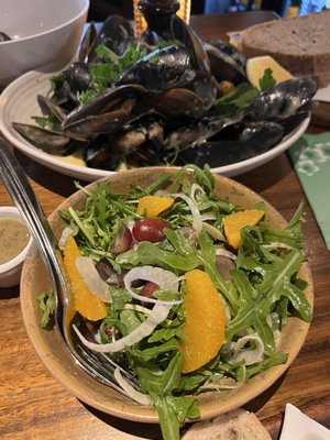 WATERFRONT SEAFOOD-BAR-GRILL - Updated April 2025 - 3 Southgate Ave ...