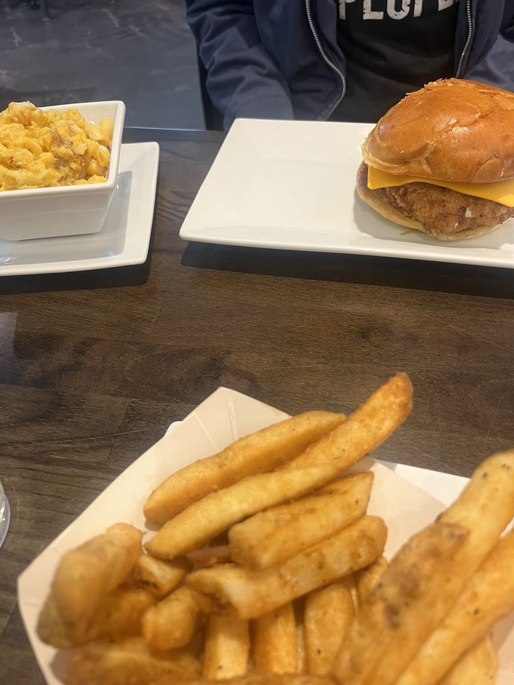 3 SISTERS’ CHICKEN - Updated September 2024 - 1025 S Reading Rd ...