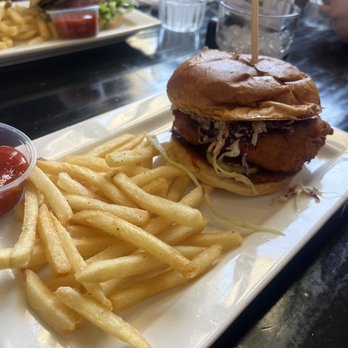 THE 18HUNDRED - 1015 Photos & 761 Reviews - 1800 Chester Ave ...
