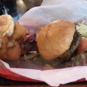 SIDELINES SPORTS BAR - Updated December 2025 - 72 Photos & 116 Reviews ...