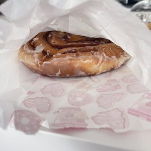 MAX’S DONUT SHOP - $ - 133 Photos & 290 Reviews - 105 N Greenville Ave ...