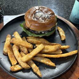 ALASKAN BURGER & BREW - Updated September 2025 - 140 Photos & 157 ...