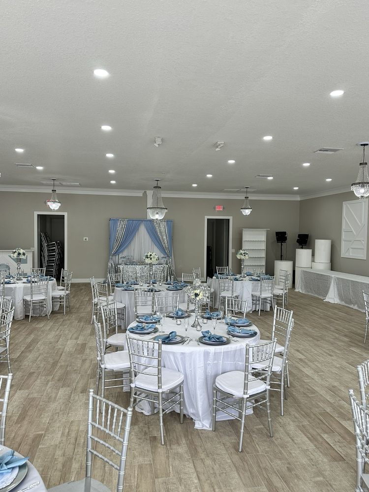 BLUE SWAN PALACE - Updated January 2025 - 1977 21st St NW, Winter Haven ...