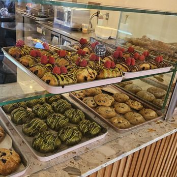 HEEMEE COFFEE + BAKERY - Updated October 2025 - 395 Photos & 194 ...