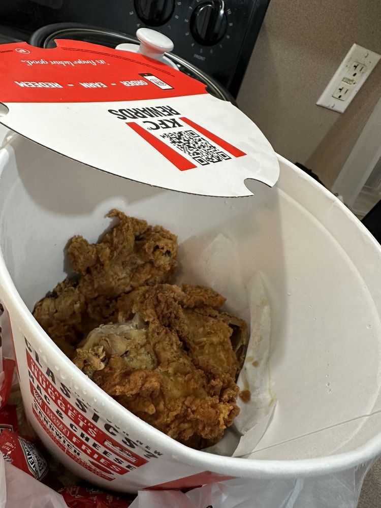 KFC - Updated July 2025 - 25 Photos & 43 Reviews - 720 NW 37th Ave ...