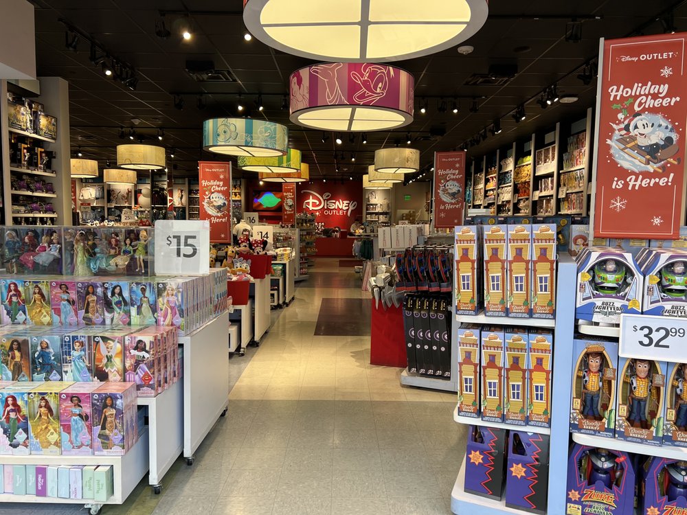 DISNEY STORE - Updated December 2025 - 55 Photos & 40 Reviews - 875 S ...