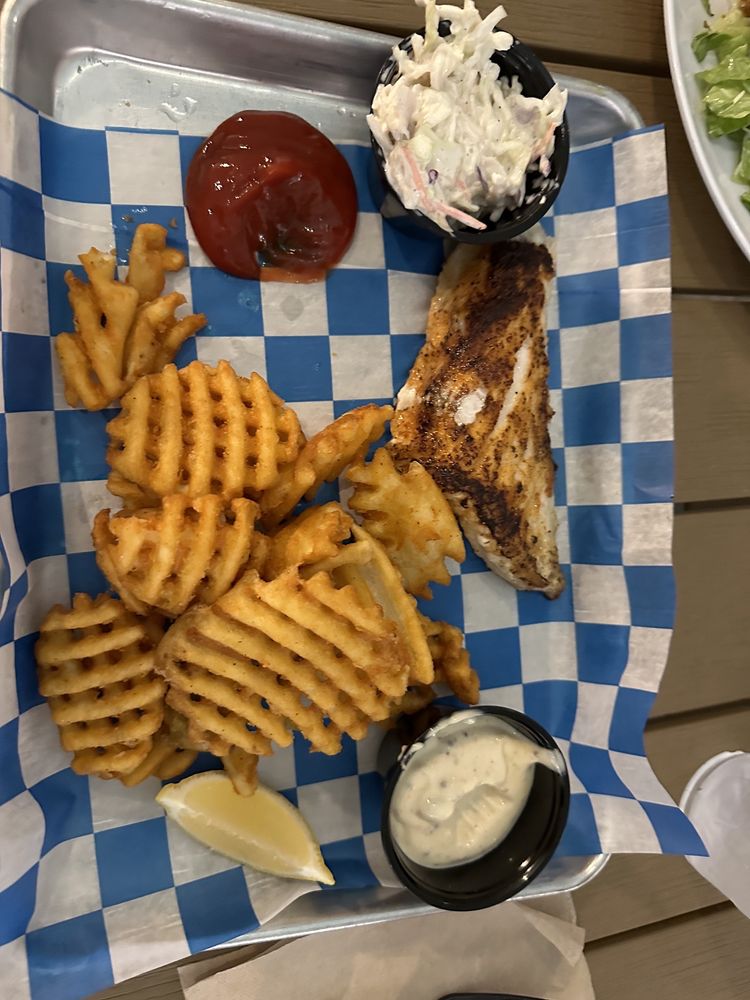 FISH HEADS - Updated May 2024 - 29 Photos & 21 Reviews - 16 Via De Luna ...