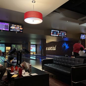 810 ENTERTAINMENT - Updated December 2025 - 81 Photos & 71 Reviews ...