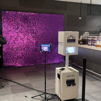 PIXSTER PHOTO BOOTH - Updated December 2025 - 26 Photos - Chicago ...