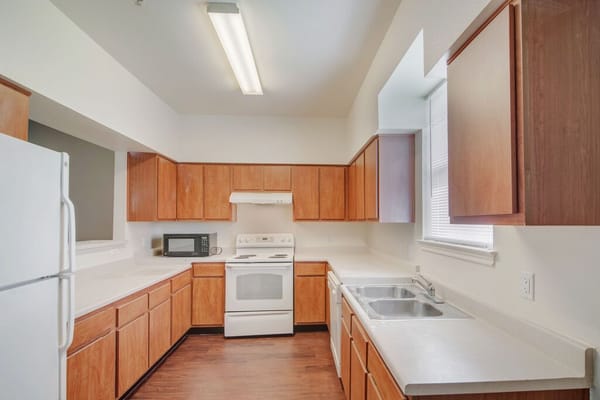 OXFORD PLACE - Updated May 2026 - 15 Photos - 605 Berry Rd, Houston ...