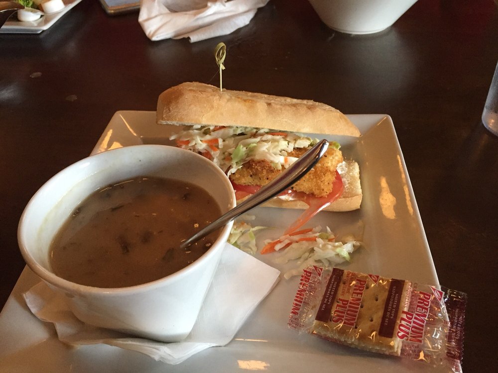 SIMCOE ARMS - Updated August 2024 - 20 Reviews - 140 Queensway E ...