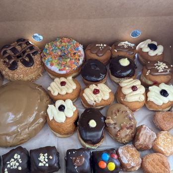 LEGENDARY DOUGHNUTS - Updated October 2025 - 292 Photos & 180 Reviews ...