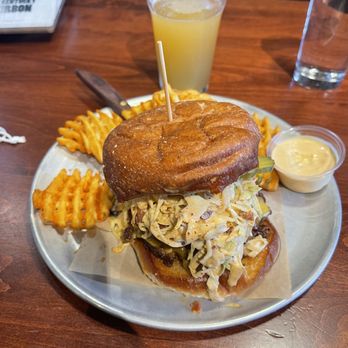 STACK 571 BURGER AND WHISKEY BAR - KIRKLAND - Updated June 2024 - 247 ...