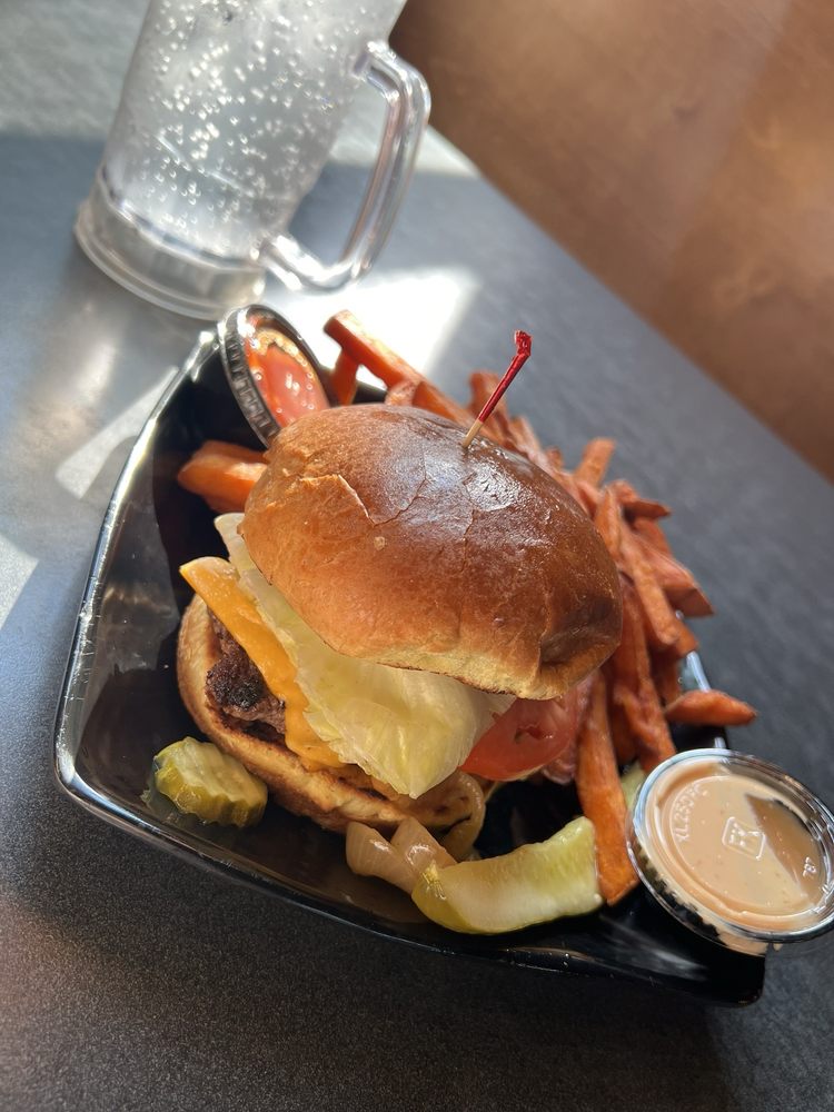 BRAUBURGERS - Updated June 2026 - 102 Photos & 249 Reviews - 1332 ...
