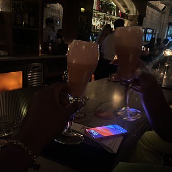 BISOUS - Updated December 2024 - 99 Photos & 43 Reviews - 938 W Fulton ...