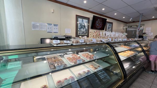 MAXIM’S BAKERY & RESTAURANT - Updated September 2025 - 52 Photos & 45 ...