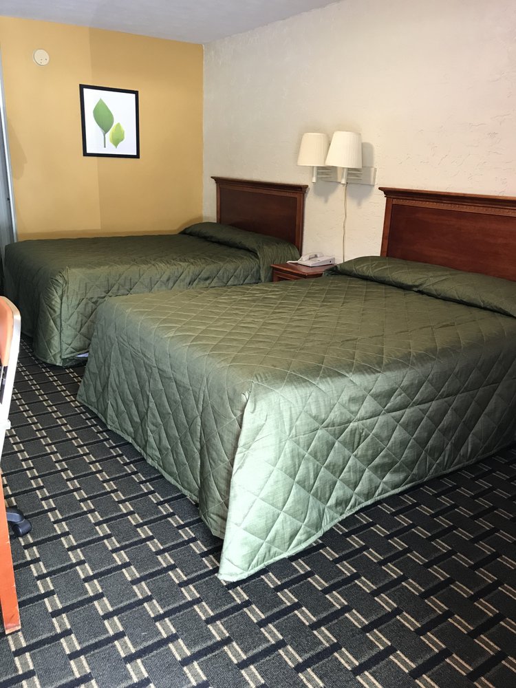 APPLEGATE INN - Updated September 2025 - 19 Photos - 1857 Apd 40 ...