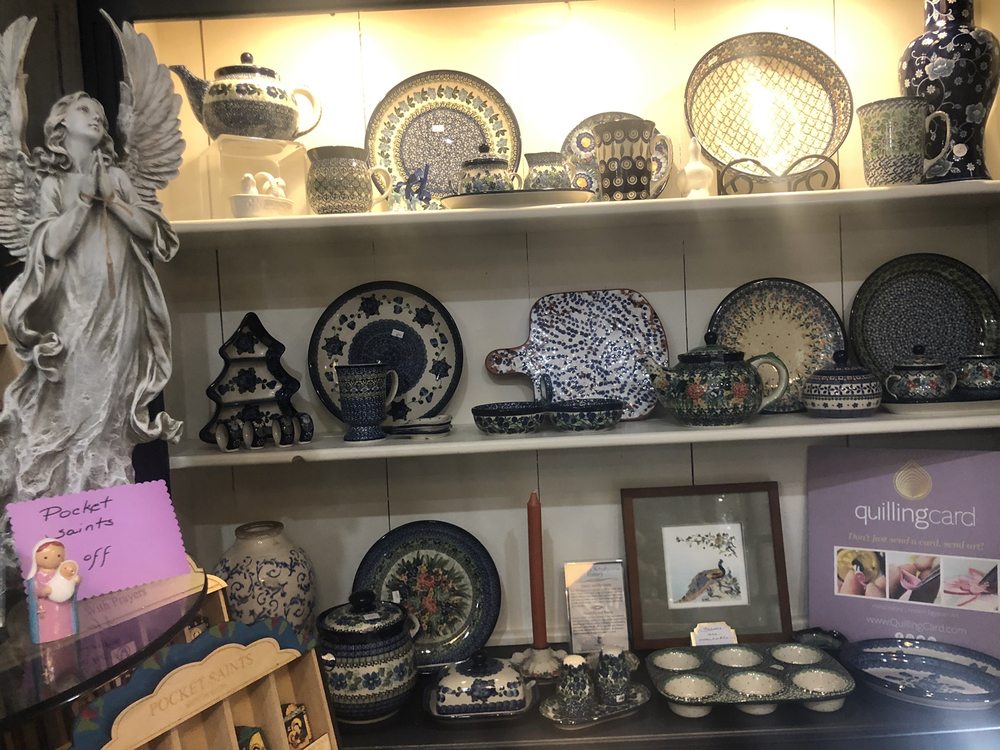 PLAIN & FANCY GIFT SHOP - Updated July 2024 - 11 Photos - 323 S Main St ...