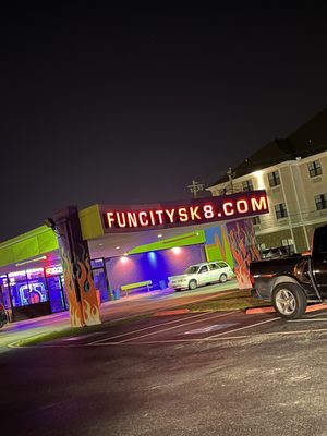 FUNCITY SK8 & PLAY - Updated January 2026 - 100 Photos & 76 Reviews ...