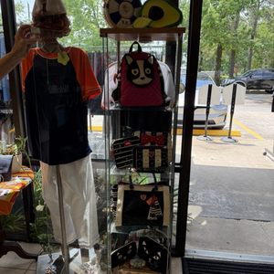 THE HAND ME UP SHOP - Updated January 2026 - 18 Photos & 41 Real ...