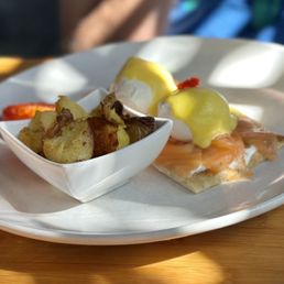 AZUR - Updated July 2025 - 328 Photos & 420 Reviews - 425 Grinnell St ...