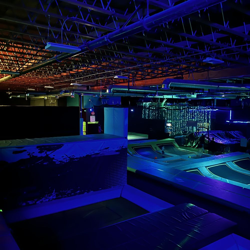 FLY HIGH - Updated July 2025 - 50 Photos & 36 Reviews - 7672 Fairview ...