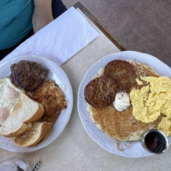 JT COUNTRY KITCHEN - 727 Photos & 708 Reviews - 61768 29 Palms Hwy ...