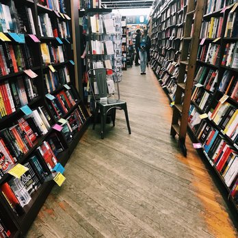 BROOKLINE BOOKSMITH - Updated March 2025 - 145 Photos & 498 Reviews ...