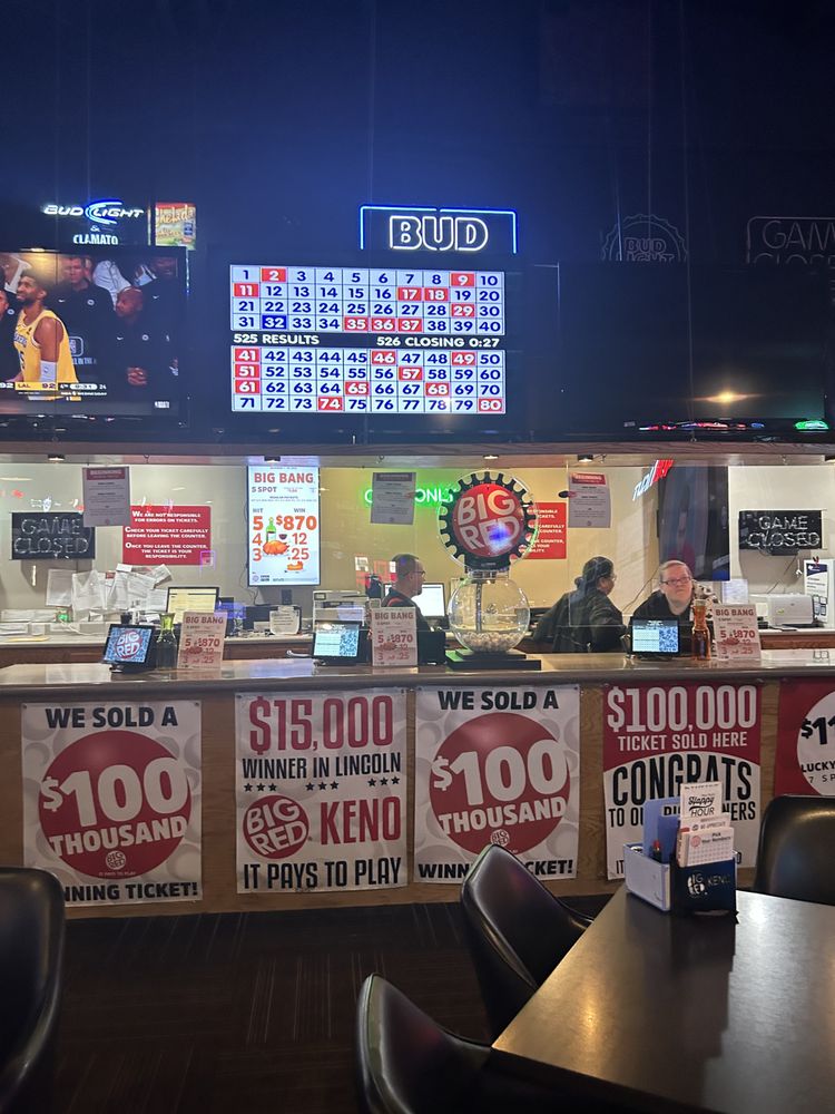 BIG RED RESTAURANT & SPORTS BAR - 21 Photos & 31 Reviews - 955 W O St ...