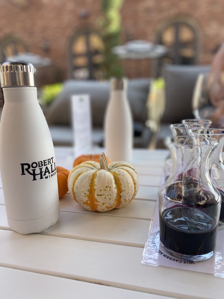 ROBERT HALL WINERY - 373 Photos & 211 Reviews - 3443 Mill Rd, Paso ...