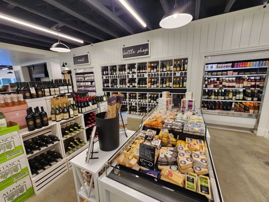 KITCHEN & MARKET - Updated December 2025 - 28 Photos & 14 Reviews ...