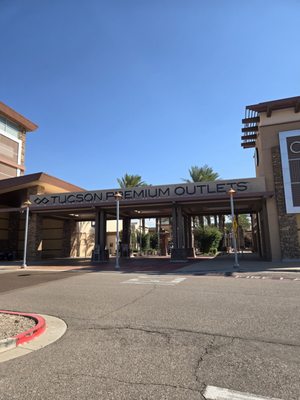 TUCSON PREMIUM OUTLETS - Updated March 2025 - 190 Photos & 93 Reviews ...