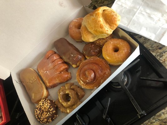 BLUE RIBBON DONUTS - 26 Photos & 49 Reviews - 1166 6th St, Norco ...